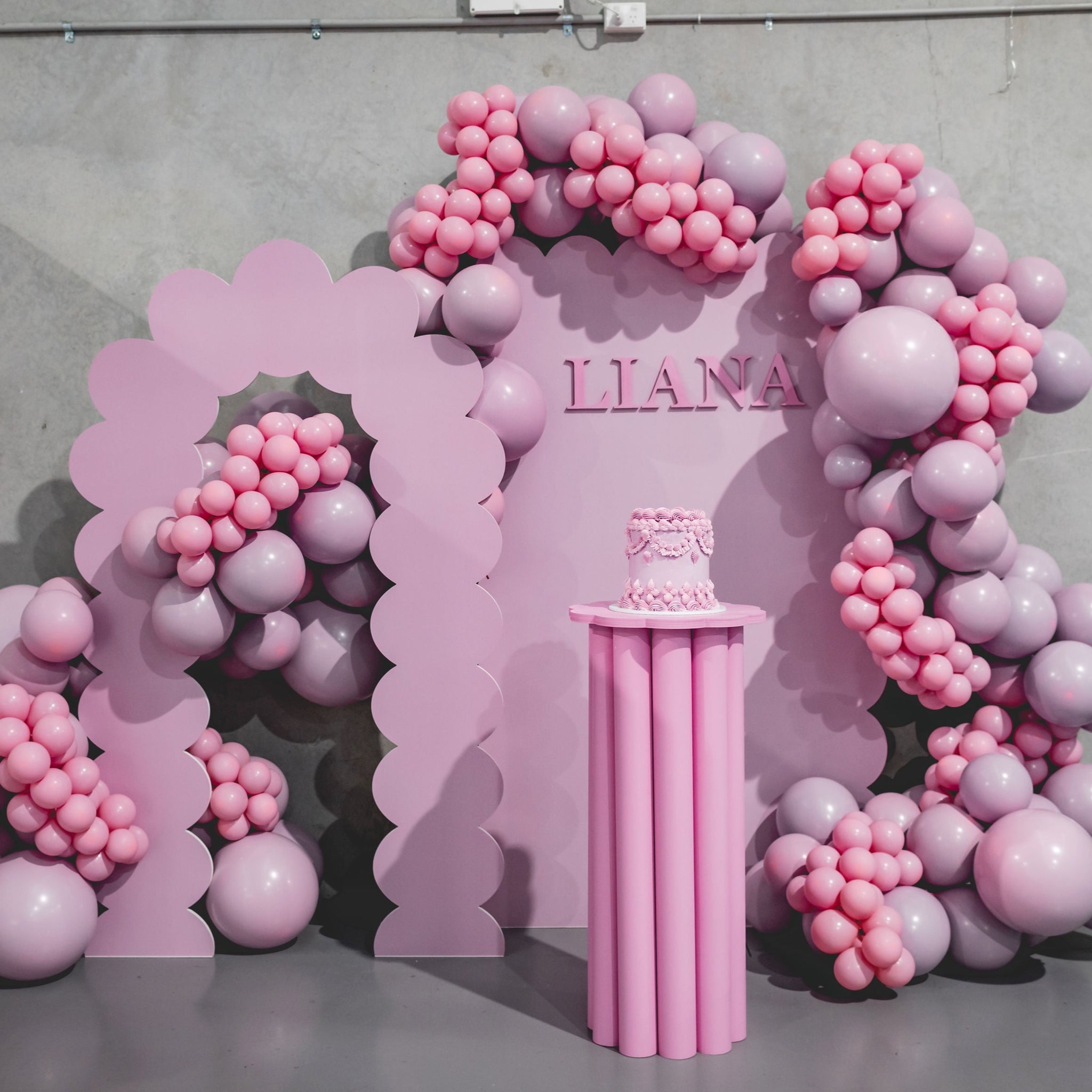 Scalloped Backdrops – Arabella Events